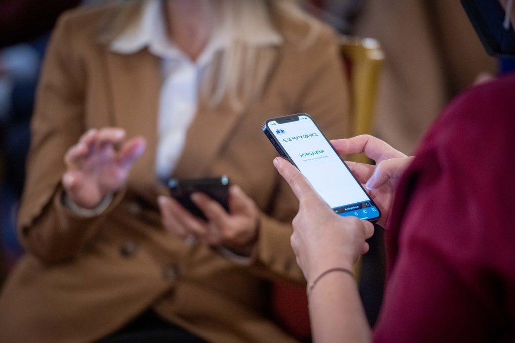 Mobile Voting System - OneTec - Eventattitude